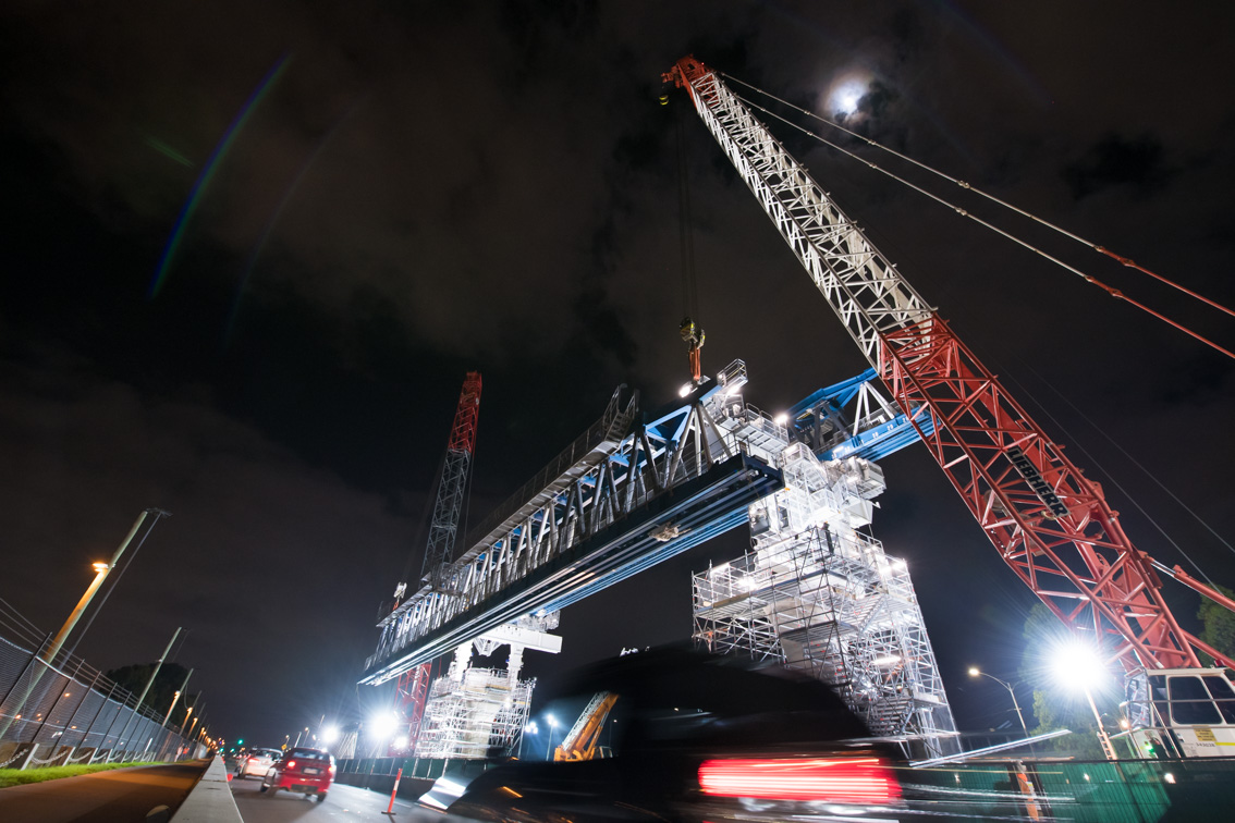 Footscray Road launching gantry is ready for action - Victoria’s Big Build