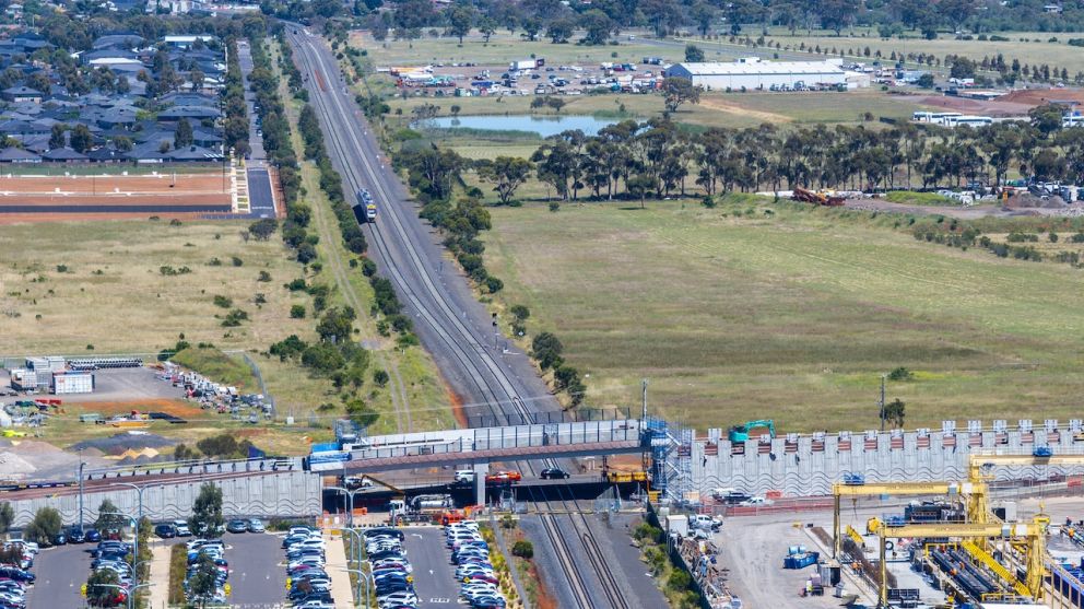 Melton road bridge panels installed - Victoria’s Big Build